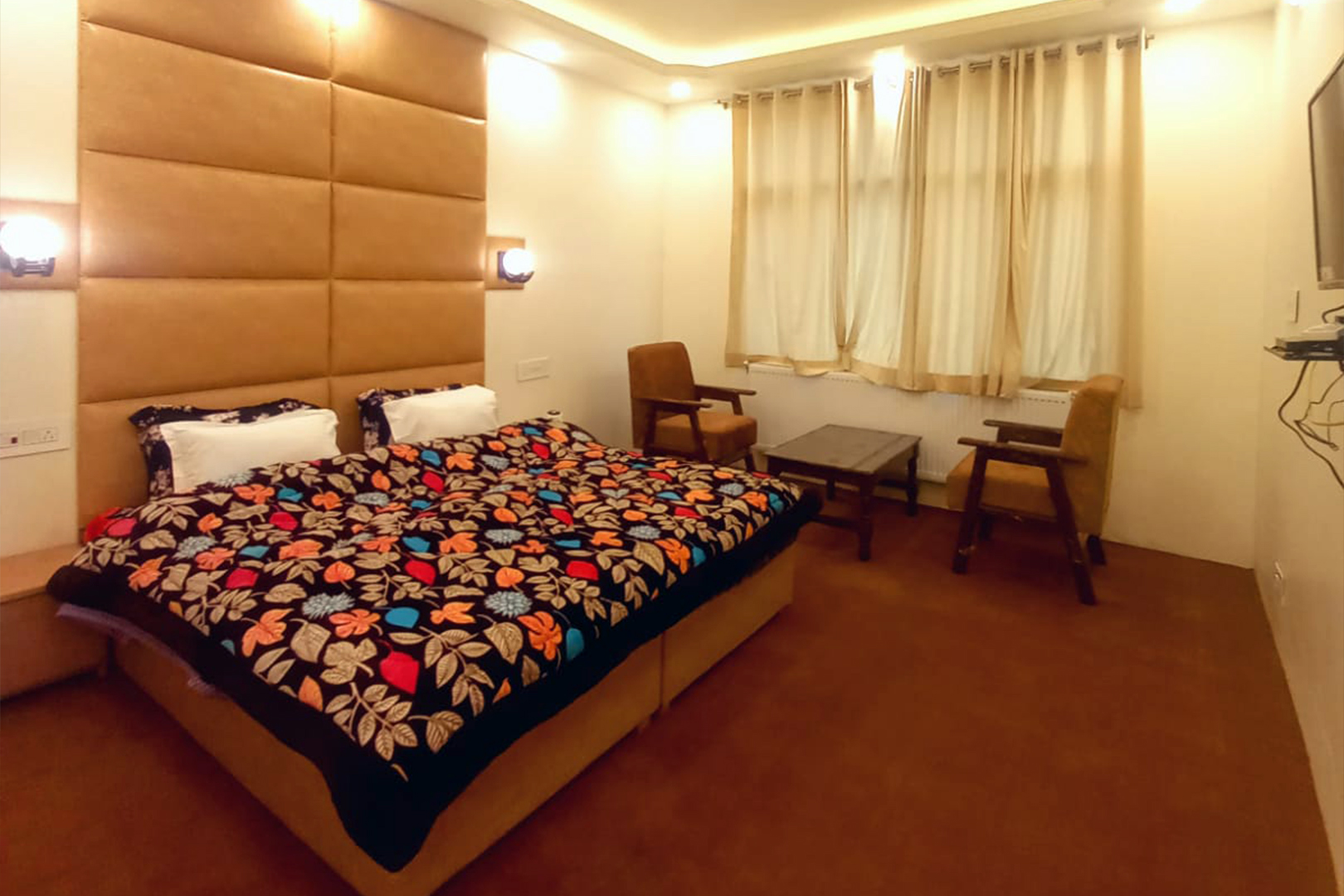 Hotel Grand Hill View - Luxury 3 Star Hotel In Tangmarg Gulmarg